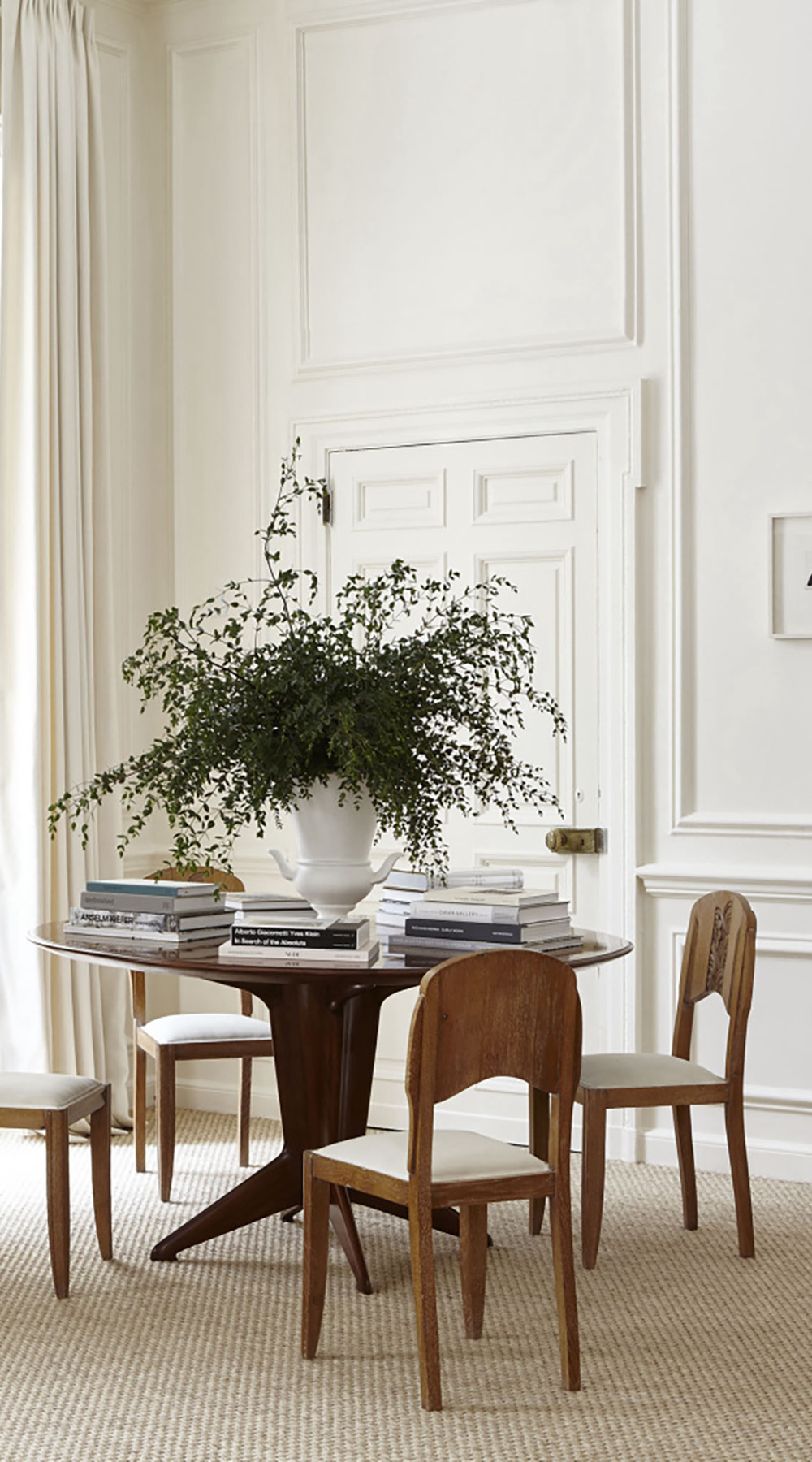 For the woman who loves peeking into brownstone windows… - Cultured Mag